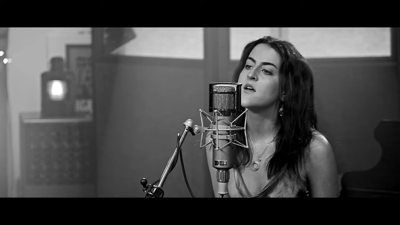Lucia Phillips - Carolina In My Mind (James Taylor Cover) Live at ...