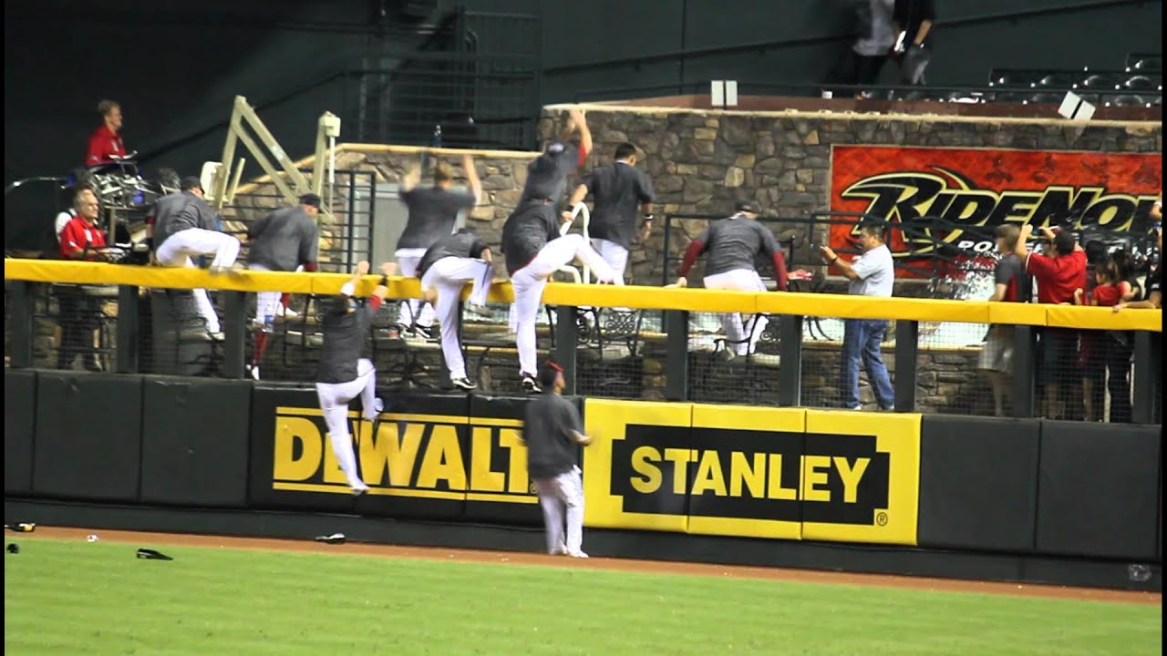 Arizona Diamondbacks jump into pool, win NL West 2011 - YouTube
