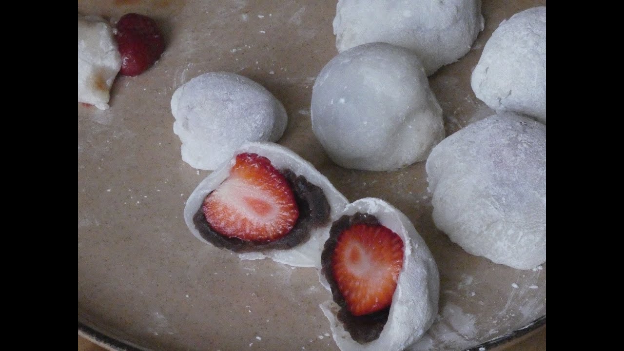 Mochi à la fraise (ichigo daifuku) - YouTube