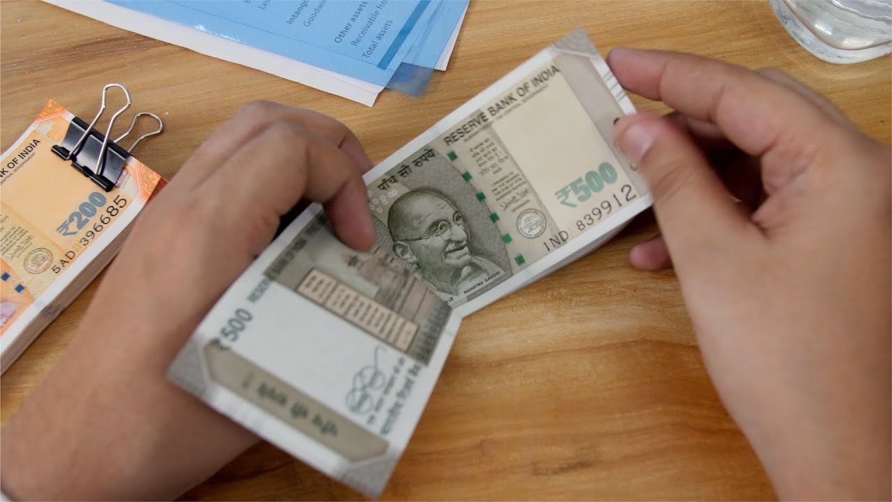 Accountant Counting Rupees 500 Indian Currency Notes Indian Stock Accountant Counting Rupees 500 Indian Currency Notes Indian Stock