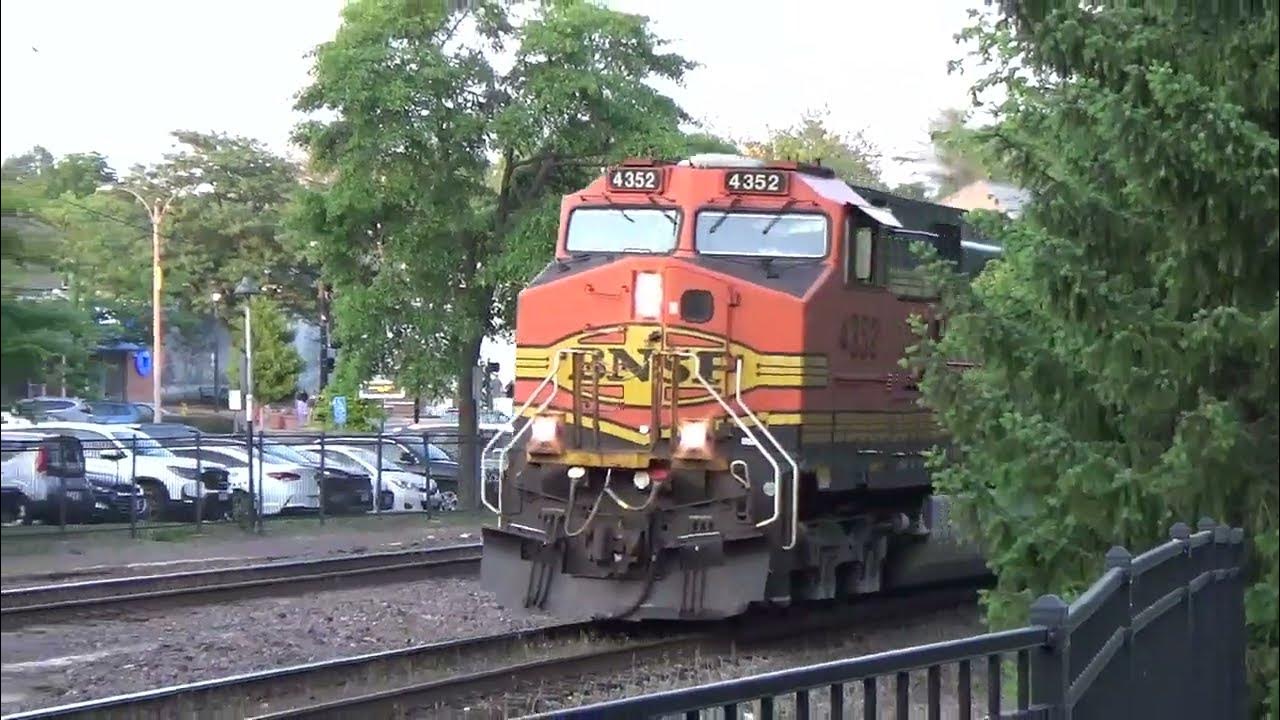 UP Intermodal Train (With BNSF H2 Leading) Thru Kirkwood, Missouri 5/24/23 - YouTube