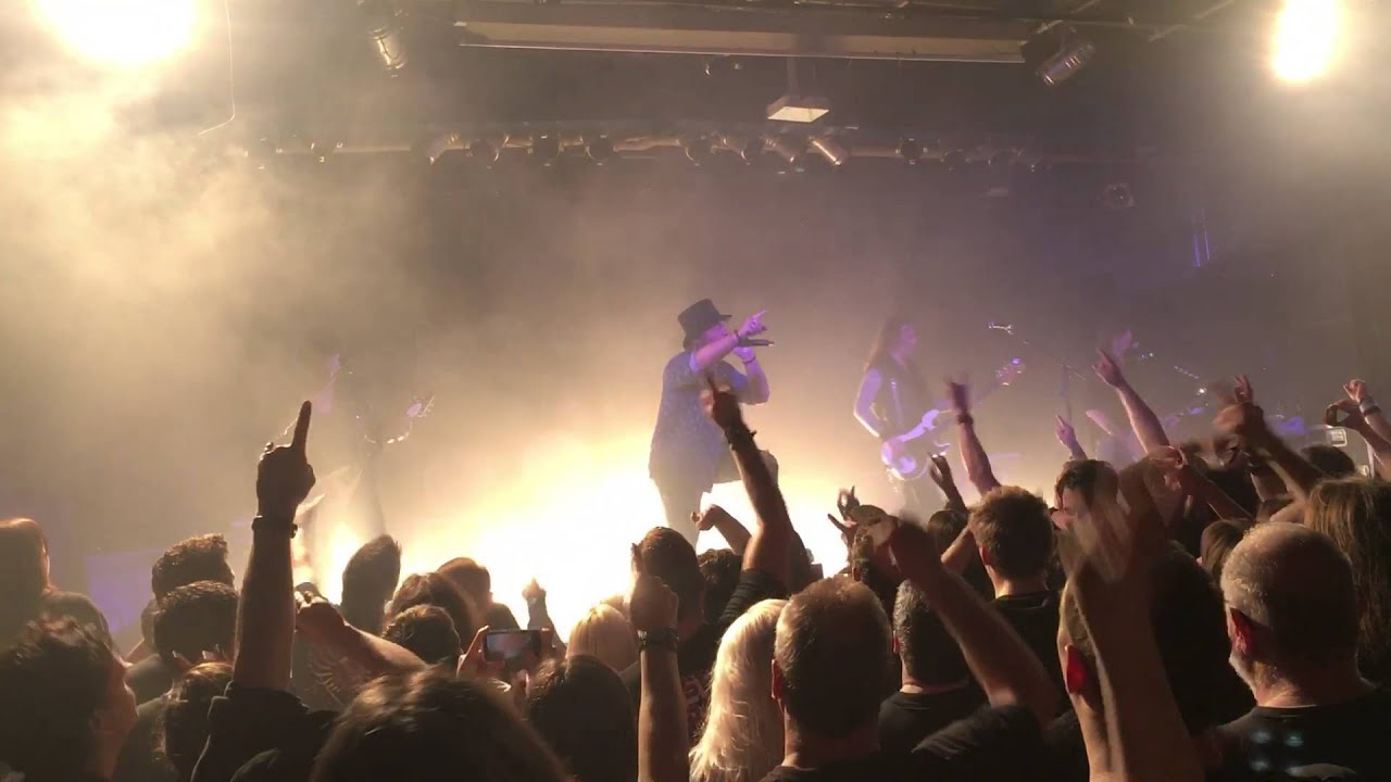 Future World by Helloween LIVE in Backstage Werk München 2016 - YouTube