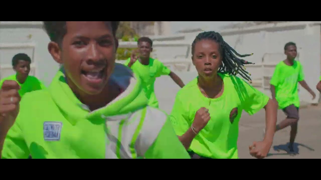 Wiz Kid's Madagascar Cover dance Big MJ AFTER Tsy Mi Dodo by Safidy ...