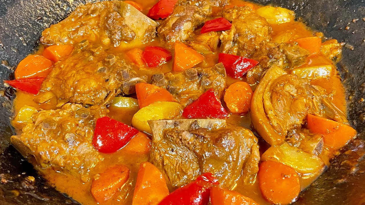 HOW TO COOK SIMPLE AND EASY PORK BONES CALDERETA l PORK CALDERETA ...