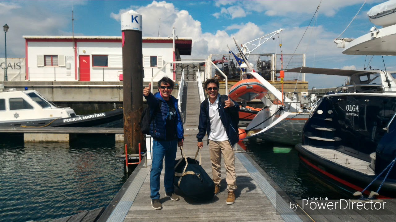 MAXIMUS II LAGOON 450 HD - YouTube