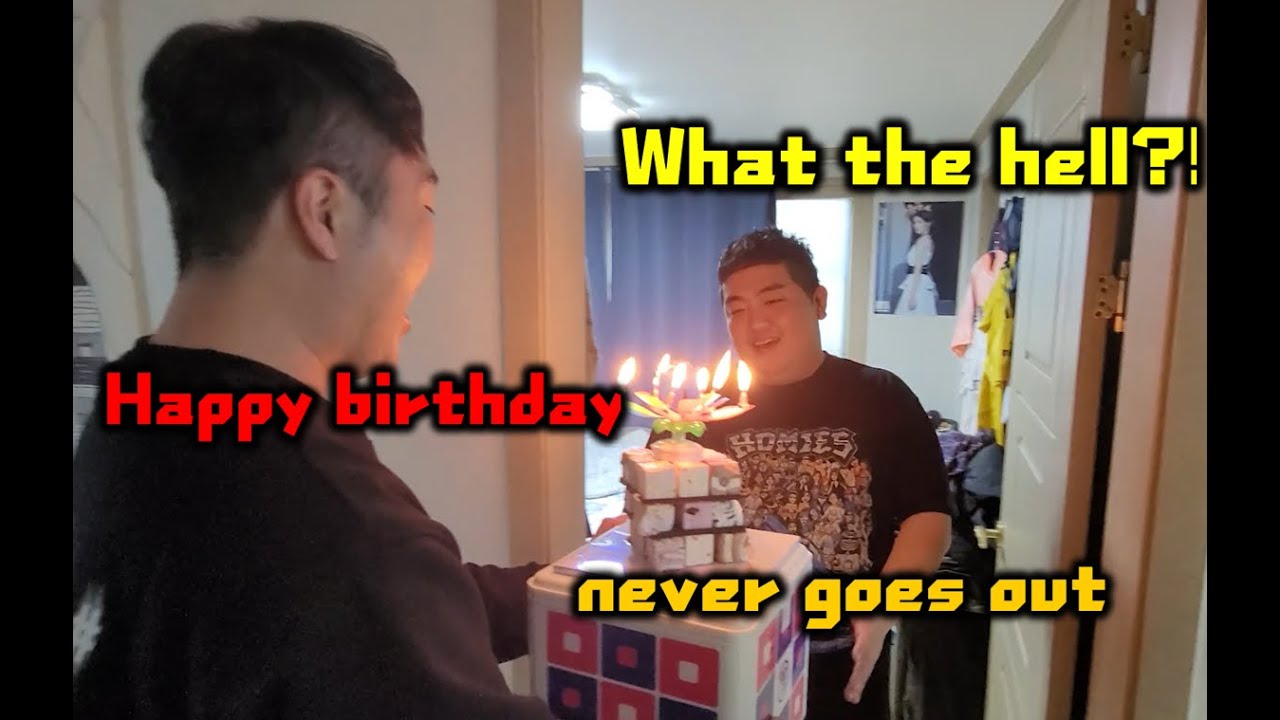 [Prank] Happy birthday with a candle and a melody that never goes out ...