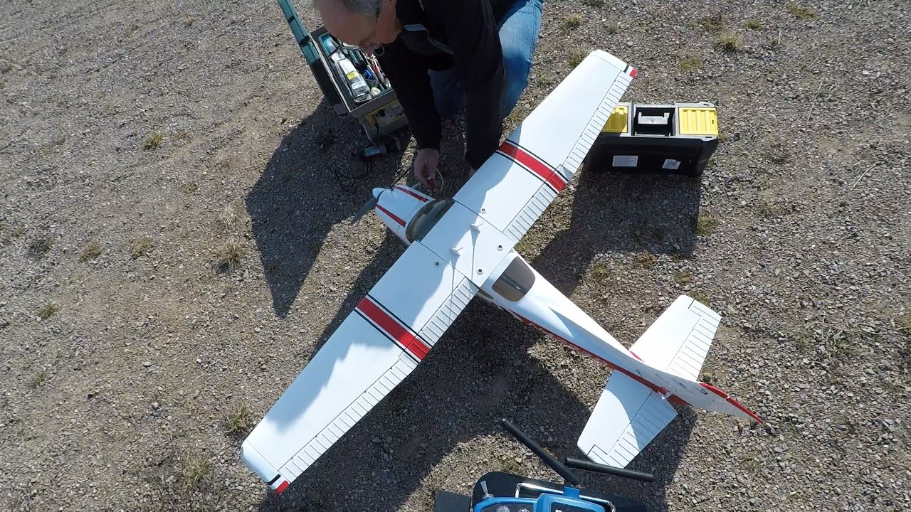 "Oblot 2.0" Cessna 172 spalinowa 1.65m 3.5kg - YouTube