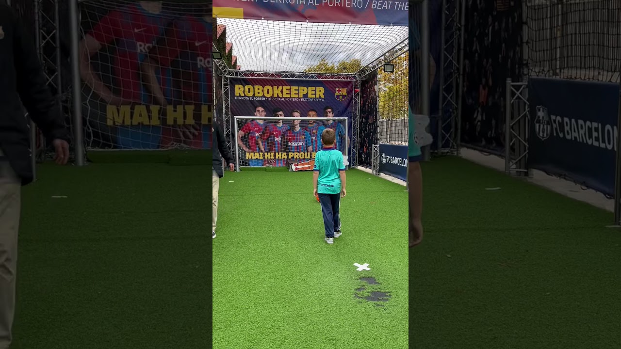 I beat Messi and the robokeeper at FC Barcelona Camp Nou - YouTube