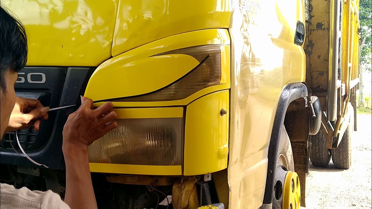 Pasang sticker lampu truck - YouTube