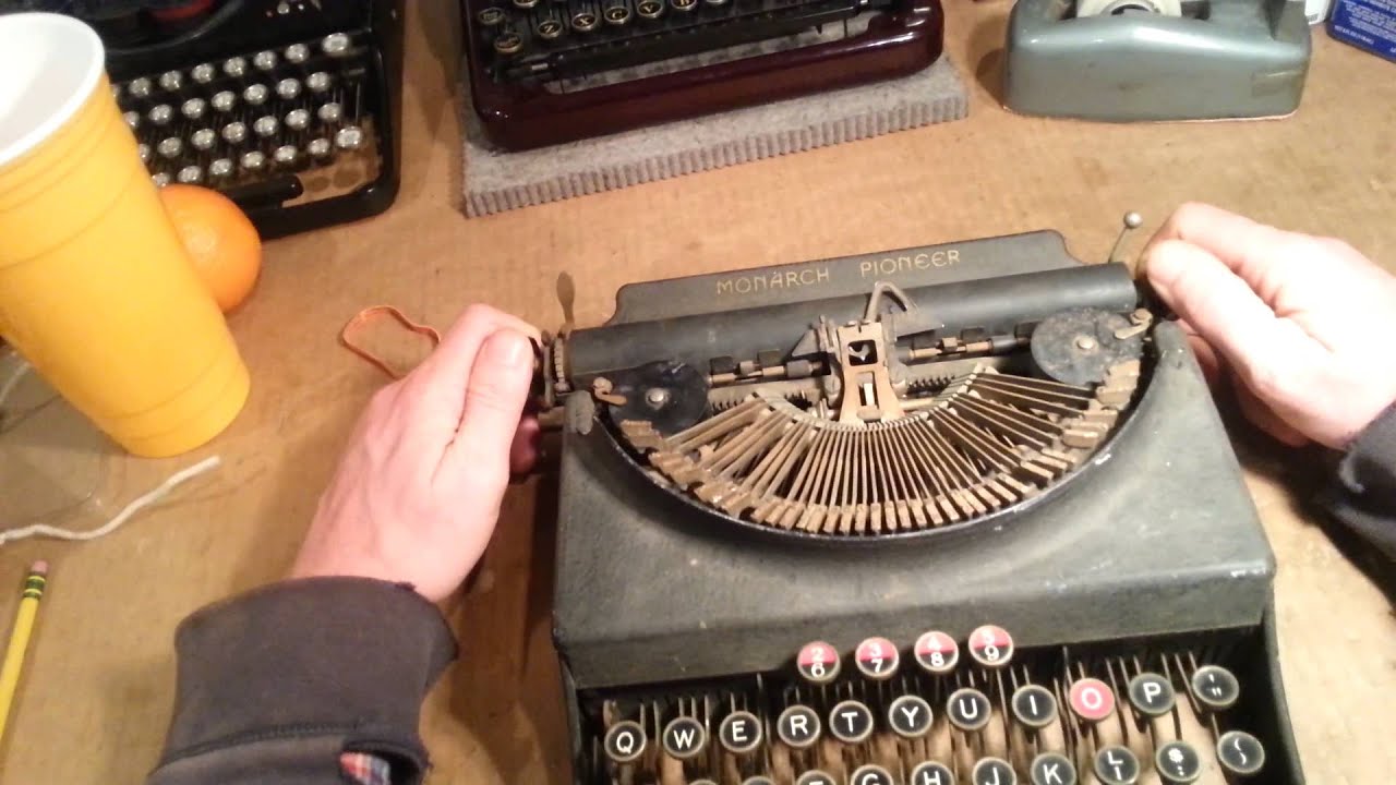 1937 Remington Monarch Pioneer typewriter - YouTube