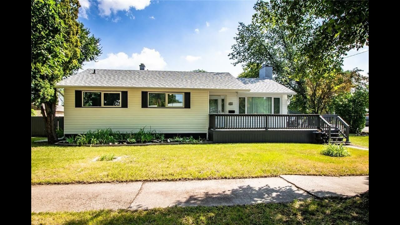 42 Clement Drive - Brandon, MB - YouTube