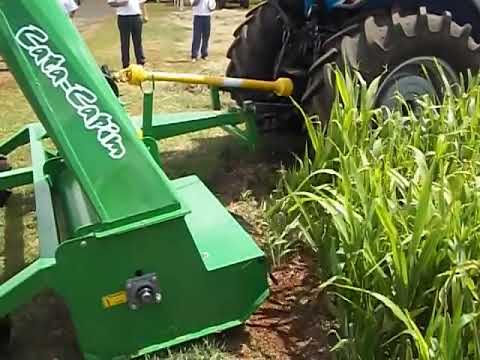 demonstração de maquina cata-capim SCHEMAQ em feira agricola (thalisson ...