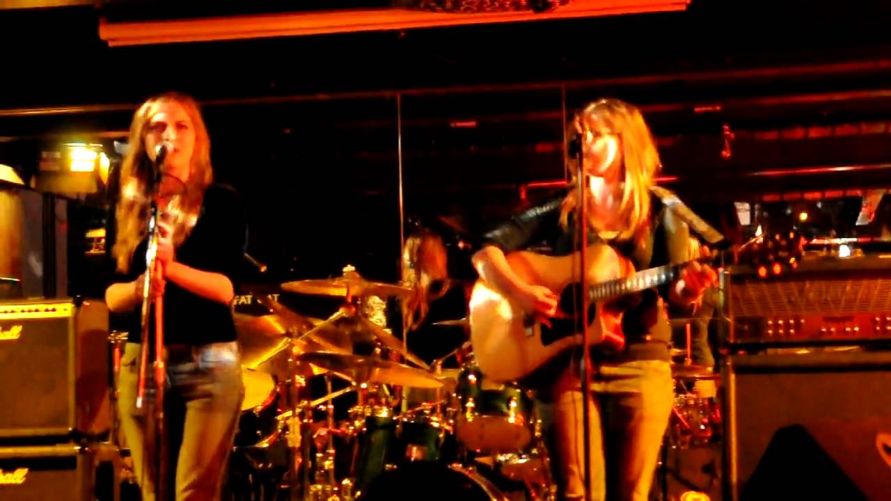 Amy and Julia at Fat Cats , Hanley - YouTube