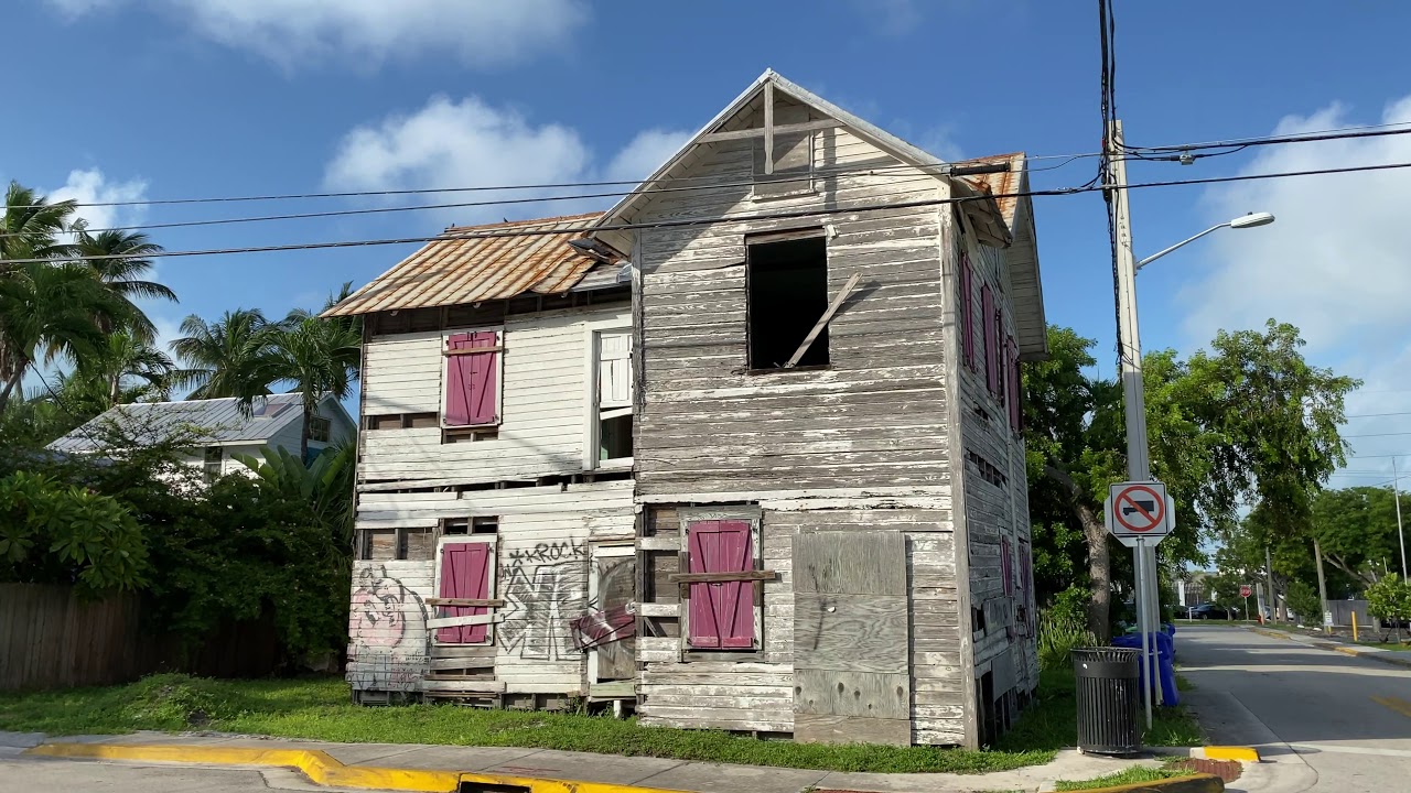 Bahama Village, Key West - YouTube