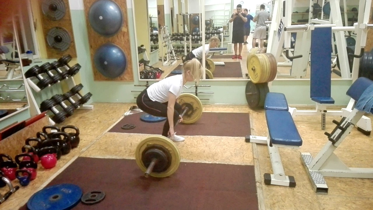 Girl Powerlifting fail deadlift 90 kg - YouTube