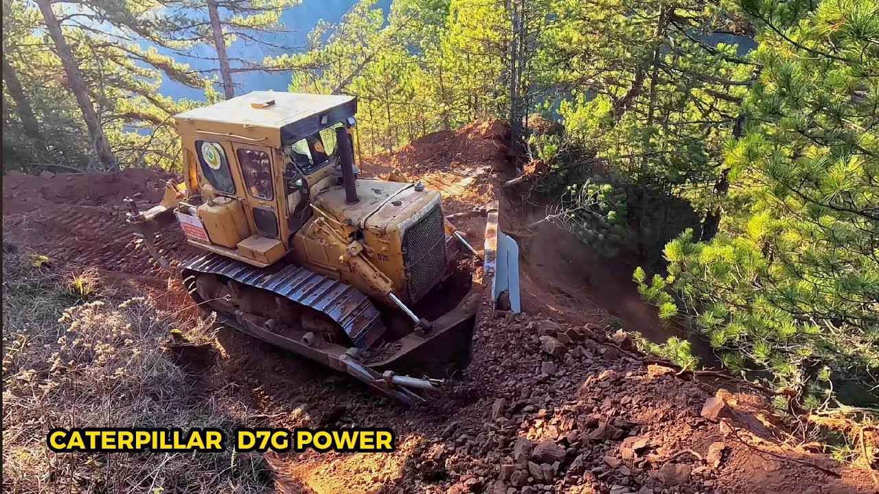 Cat D7g Dozer, Dağ Yolu Açar, Toprağı Uçurumdan Aşağı İter #caterpillar ...