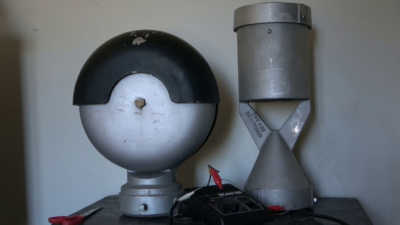 Griswold Mechanical Bell & GE Electronic Crossing Bells Ringing ...