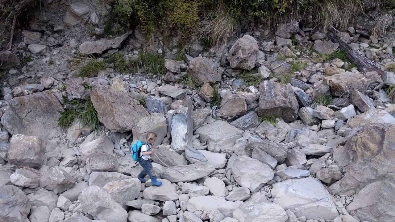 Up the creek to Lake Matiri - YouTube