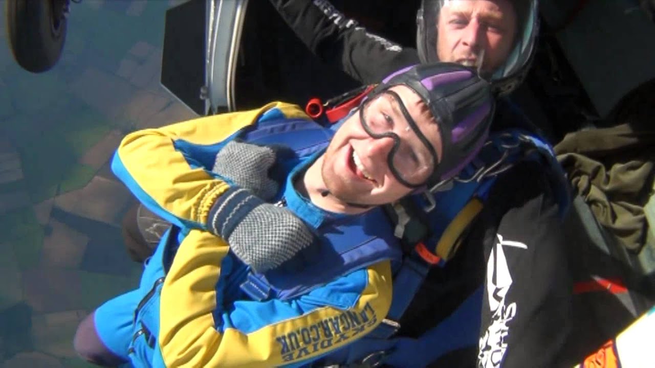 Skydiving Nottingham 29.08.2015 - YouTube