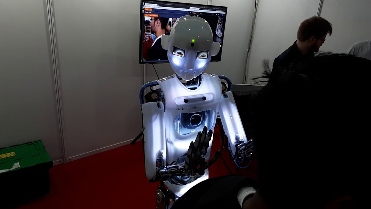 Robothespain World's first actor and performer robot at IIT Bombay ...
