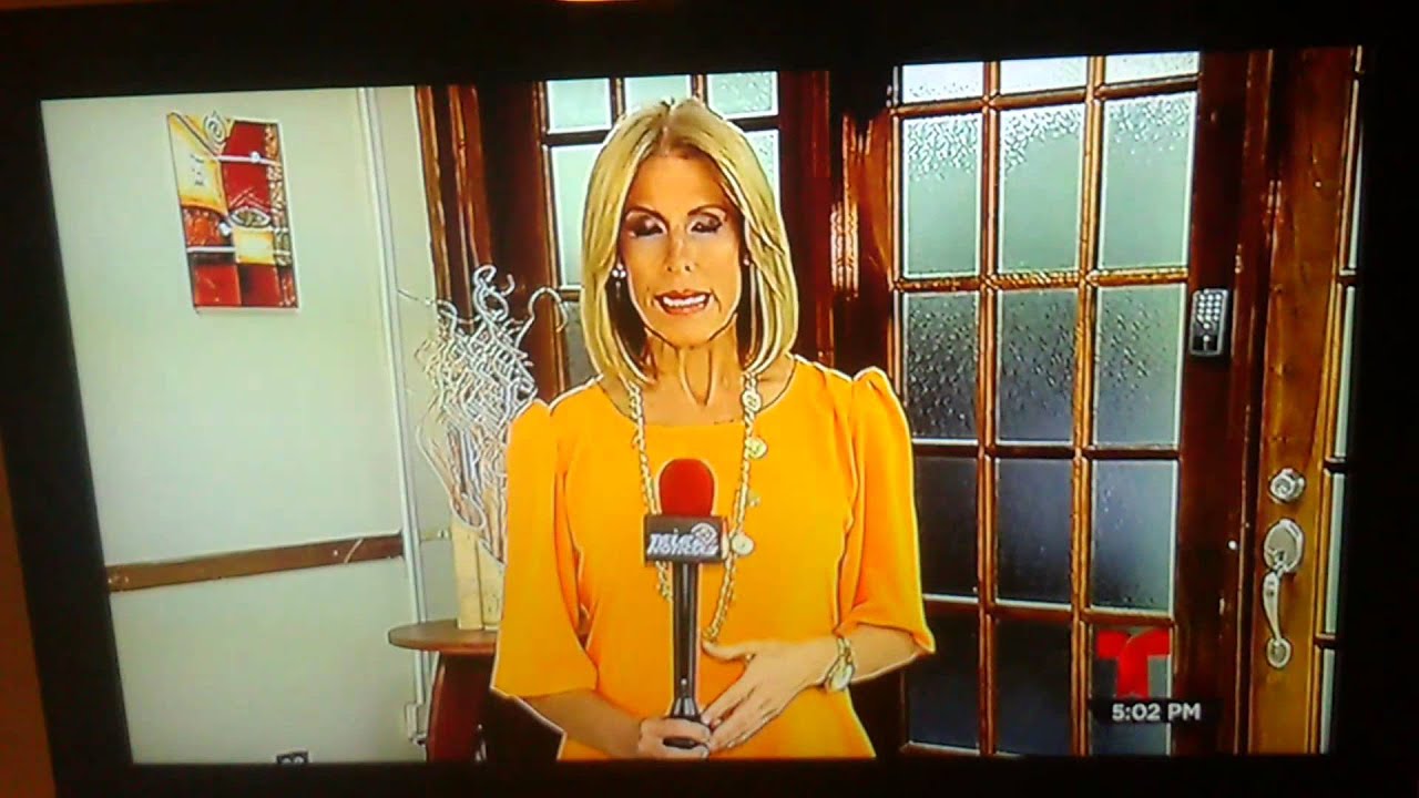 Blooper Ivette Sosa Telenoticias P.R. - YouTube