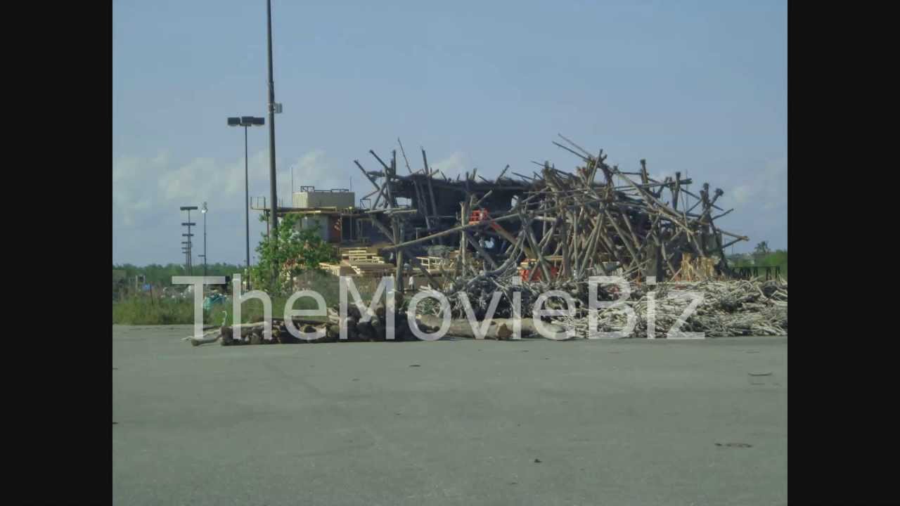 Dawn of the Planet of the Apes Six Flags Set Pictures - YouTube