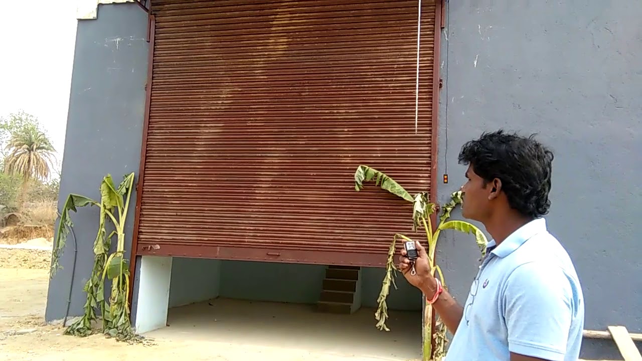 Automatic rolling Shutter - YouTube