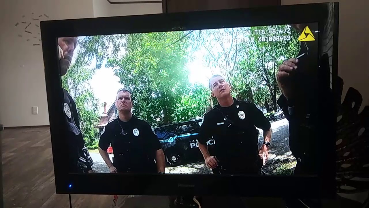 Lafayette officer picking his nose gets booger stuck - YouTube
