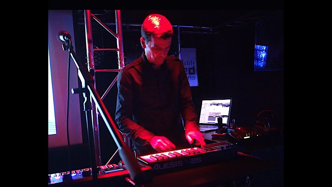 Eric Random - LIVE at Klang 25 - Vienna - June 16 2018 - YouTube