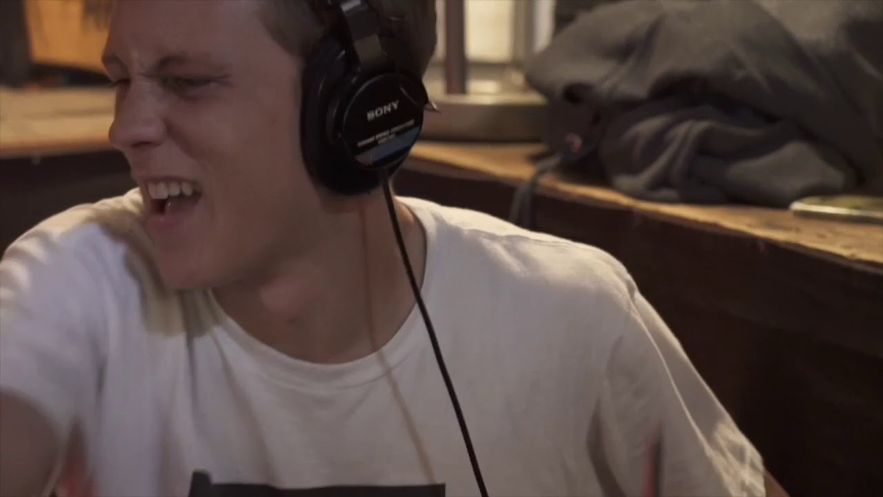 Karl Hunter (mPhaka) "Brevity" - YouTube