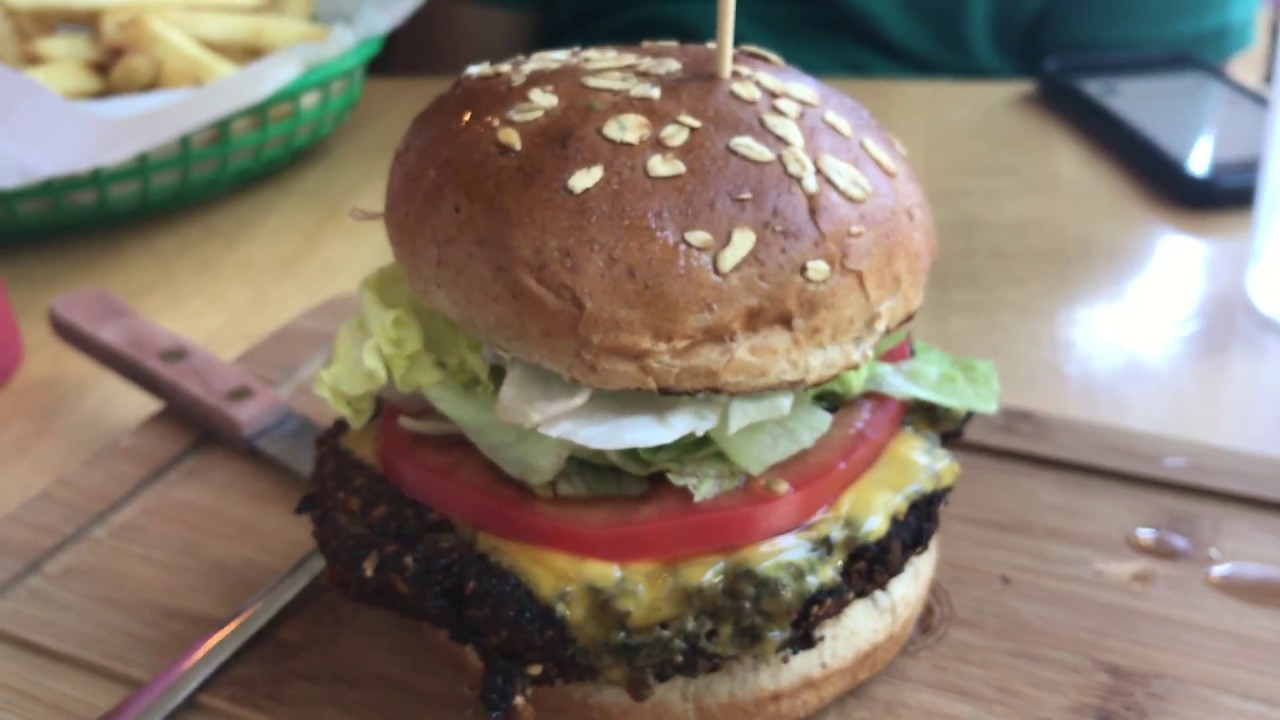 Butcher & The Burger Restaurant in Chicago Review - YouTube