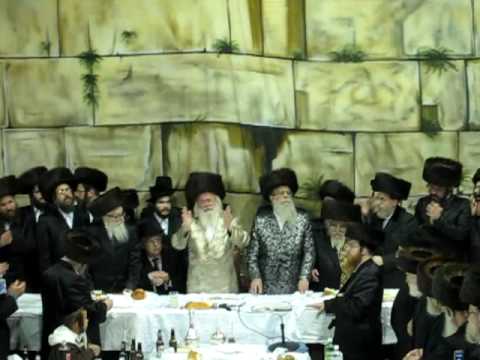 Admor Munkach Succos part 2