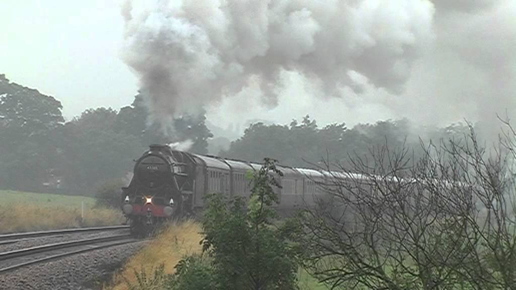 LMS Black 5 45305 hauls The Mersey Moorlander, Brindle 20th August 2012 ...