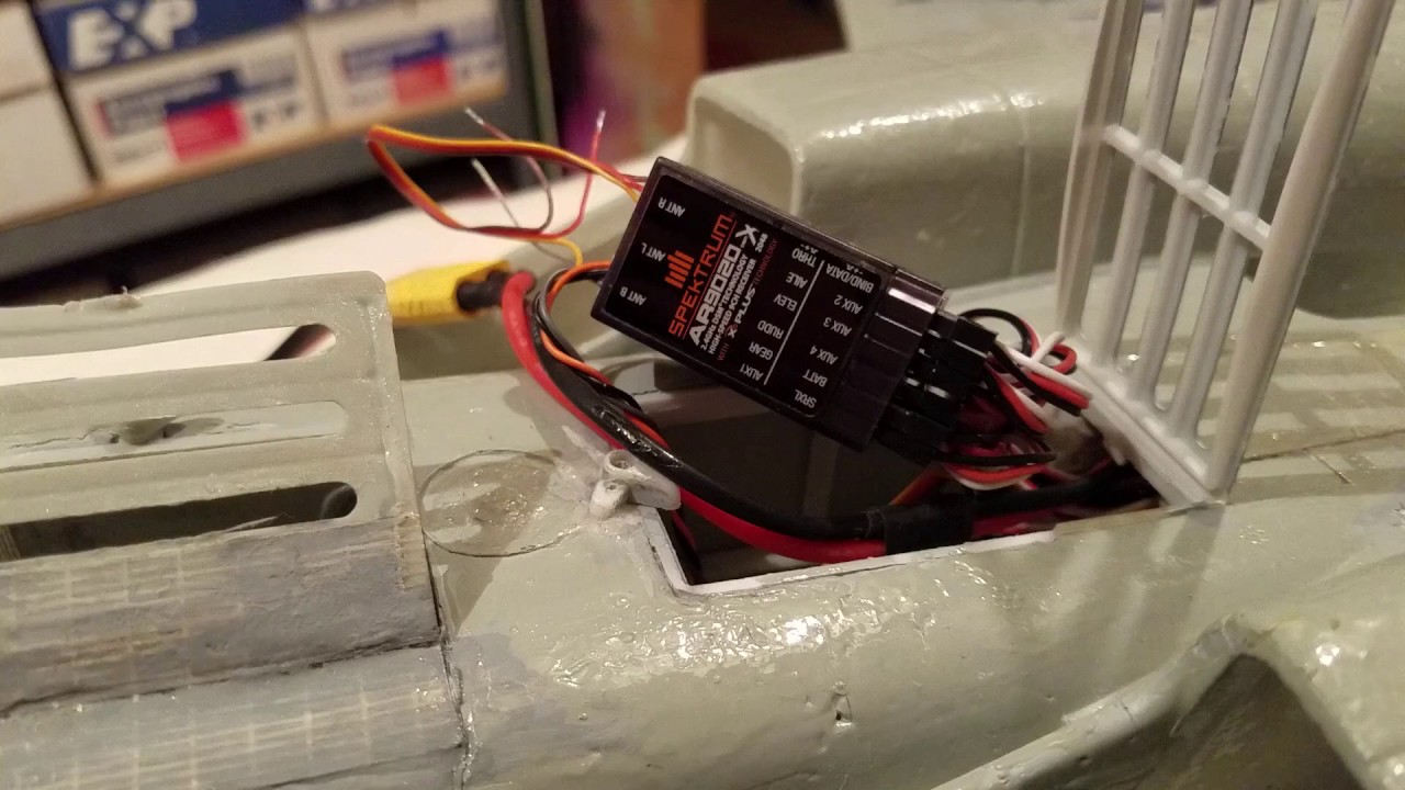 Spektrum AR9020 - Running with ONE Satellite Antenna - YouTube