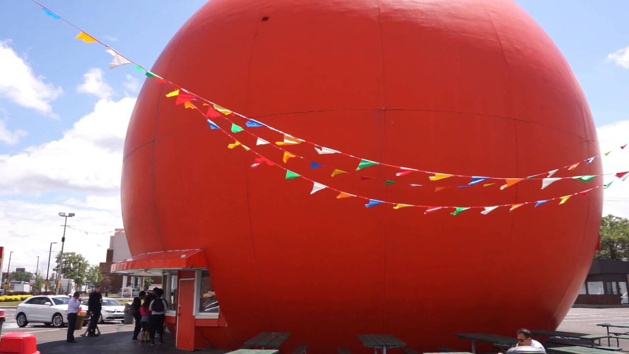 Giant Orange Julep Montreal - YouTube