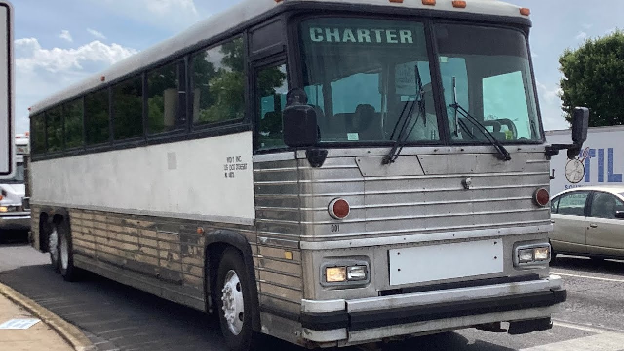 Spotted a 1996 MCI MC-12 Coach Bus in Oak Lawn, Illinois. - YouTube