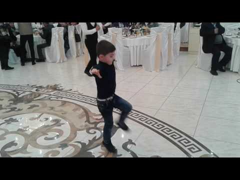 Toyda Qobusdan Qayaları