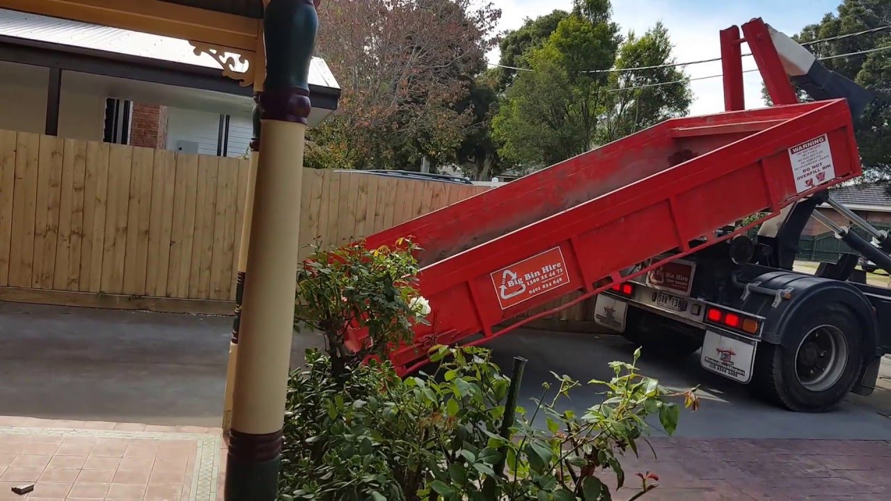 Walk in Skip Bins Delivered to your Door - YouTube