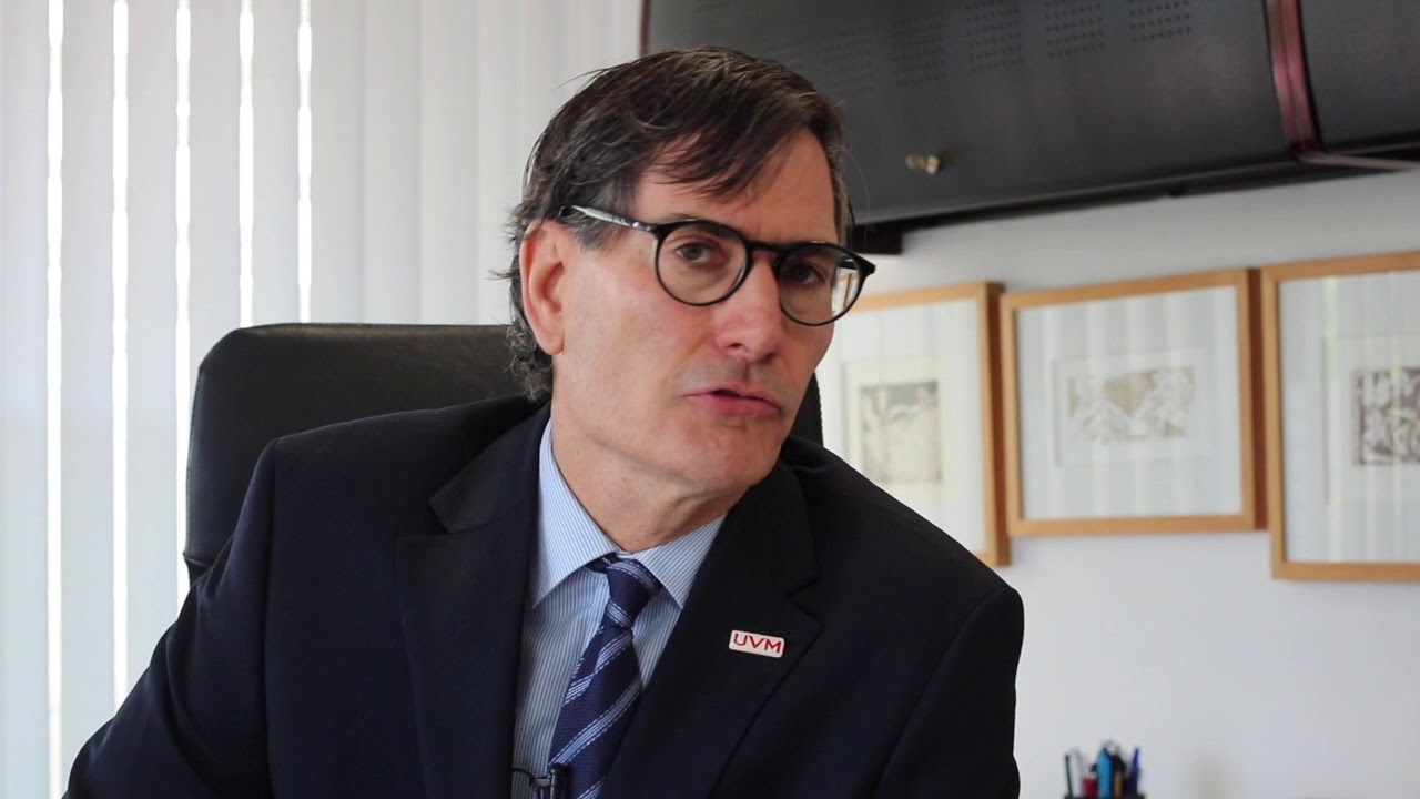 Mensaje Becas Dr Bernardo - YouTube