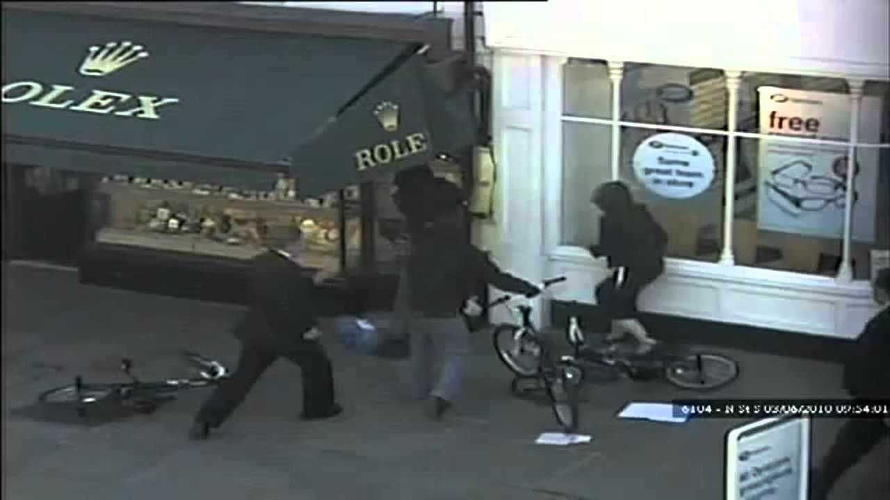 Three men on bicycles attepmped rolex store robbery on CCTV - YouTube