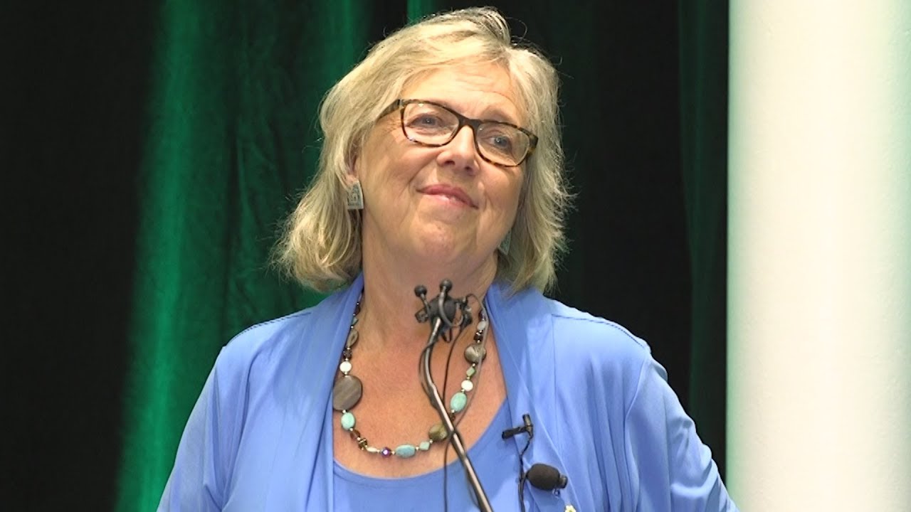 Elizabeth May speaks at St. James Centre - YouTube