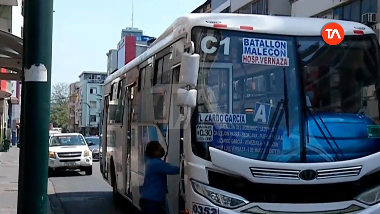 Solo 806 buses urbanos de Guayaquil han realizado la revisión técnica ...