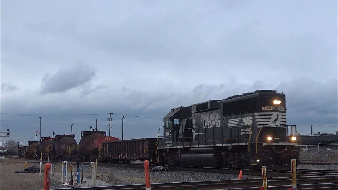 GP60 Powered Molten Steel Train at East Chicago, IN 4/19/21 - YouTube