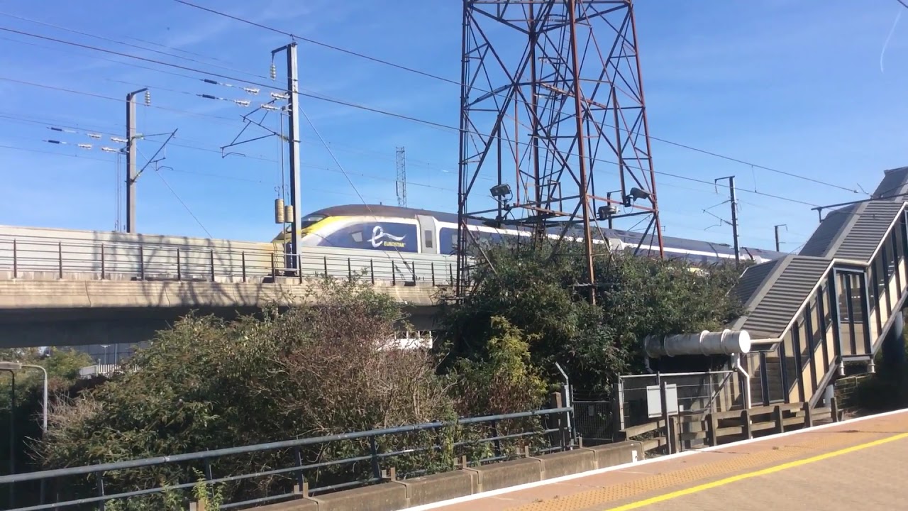 Eurostar E320 Class 374 passes Eurostar E300 Class 373 at Ashford ...
