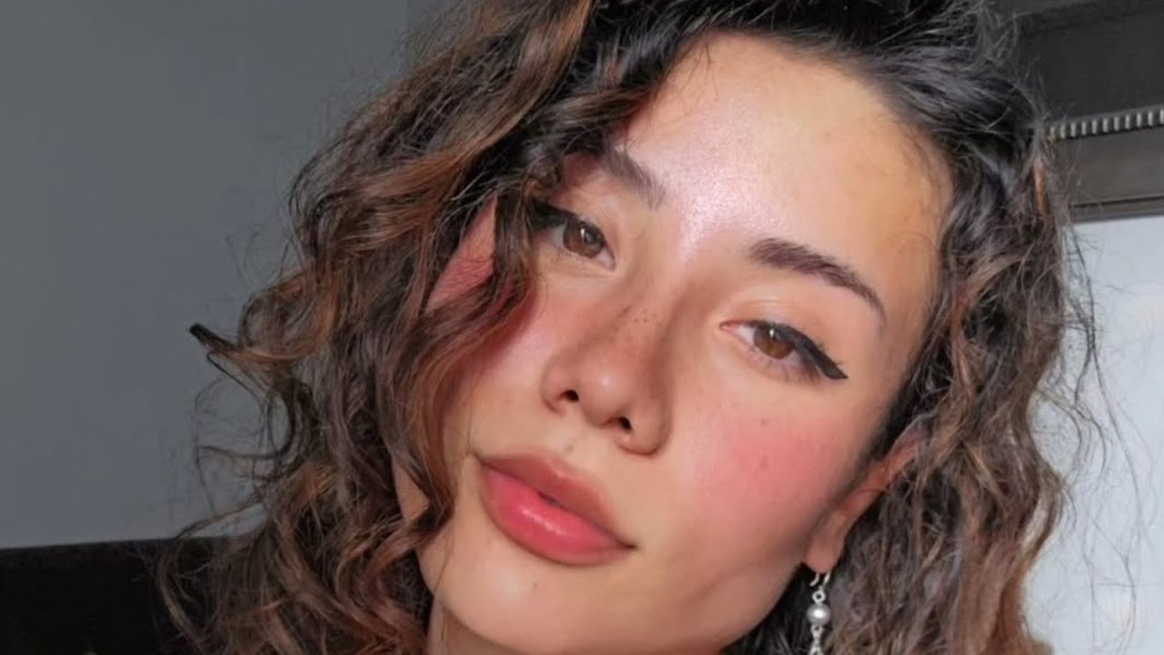 Katherine Saez : Inspiring Body Positive Advocate and Plus Size Fashion ...