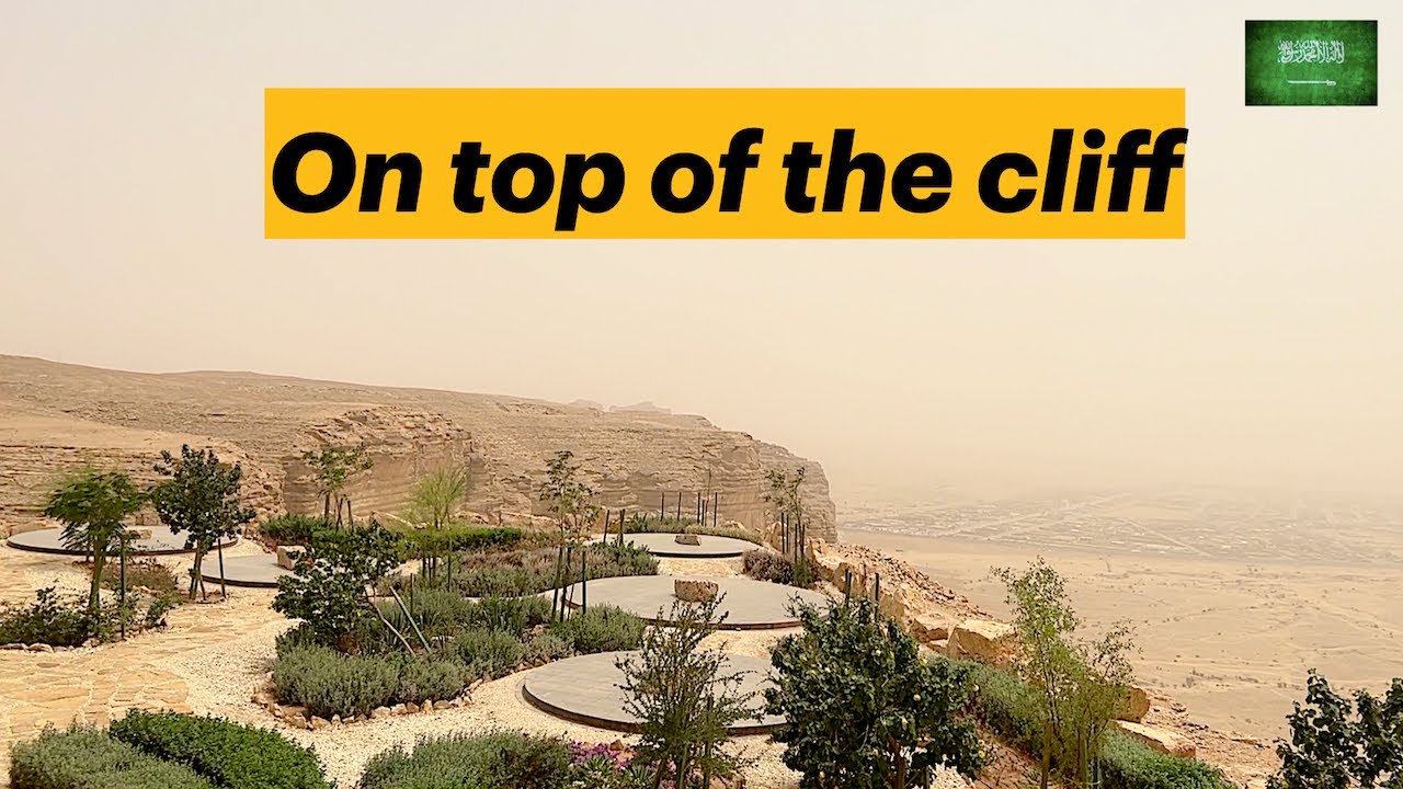 Views from the top of the cliff - Desert west of Riyadh - YouTube