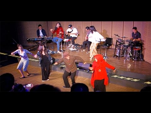 Bungong Jeumpa ★  Cornelia Agatha, Tom Ibnur - Kisah Cinta dari Tanah Melayu @ Galeri Indonesia Kaya