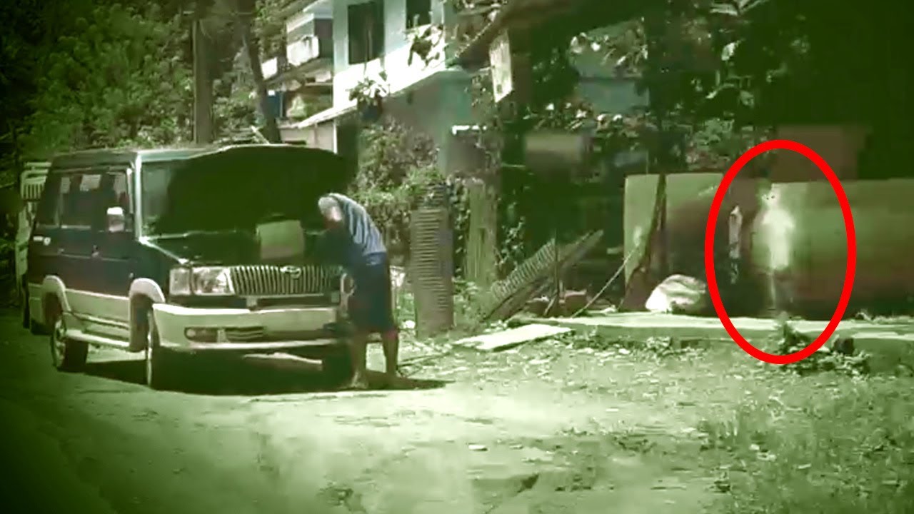 Alien Spotted in real life!! Creature caught on camera - YouTube