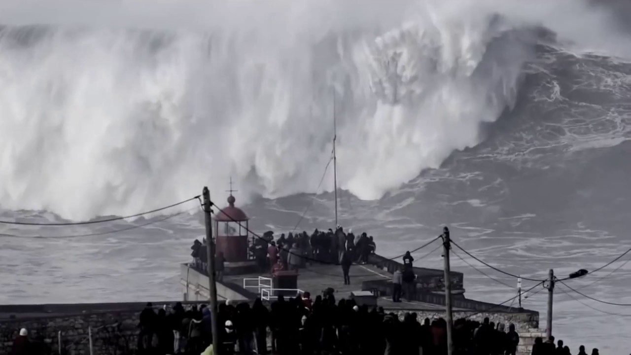 Extreme surfing in Portugal - YouTube