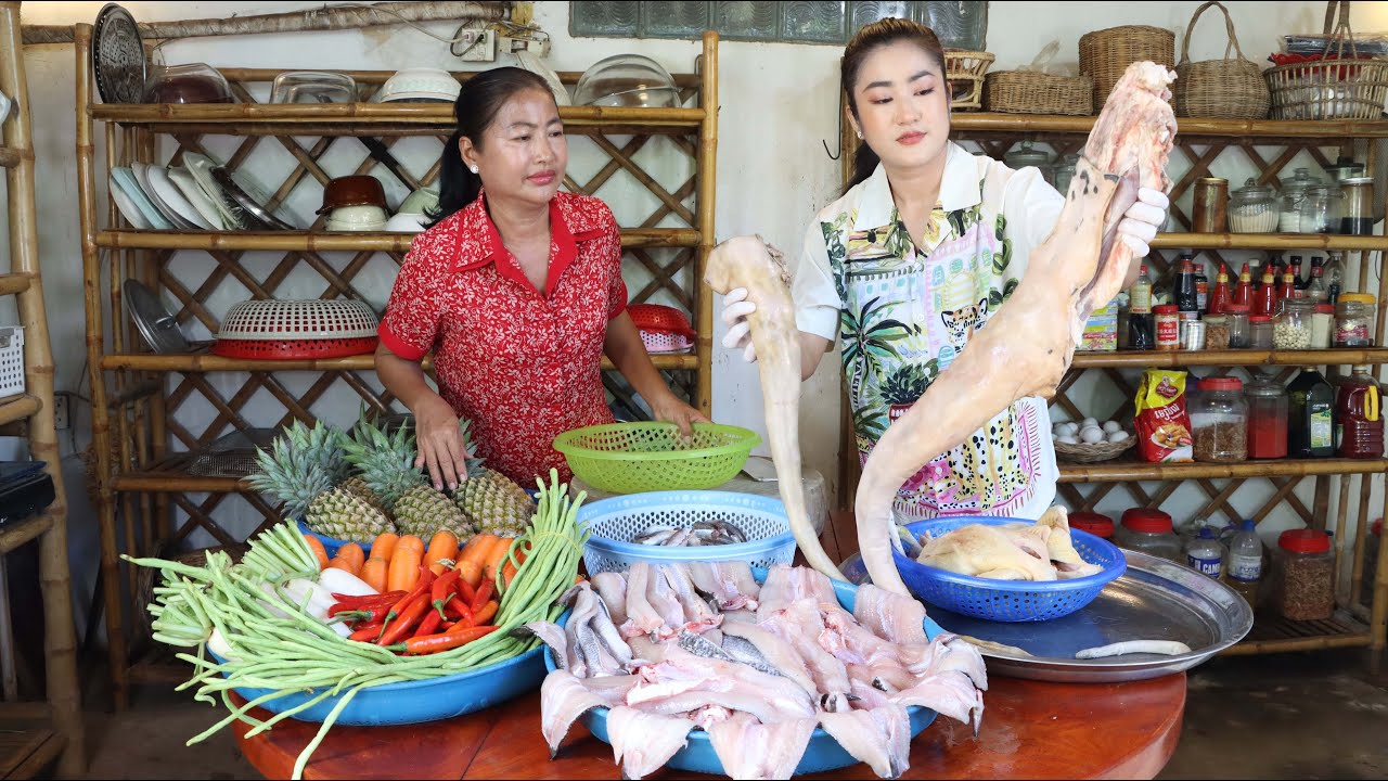 Cow tails, fish, chickens cook for family - Family food cooking ...